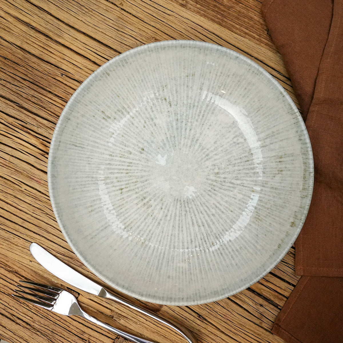Celestial Deep Plate 25cm (Click & Collect) – Cotswold Grey